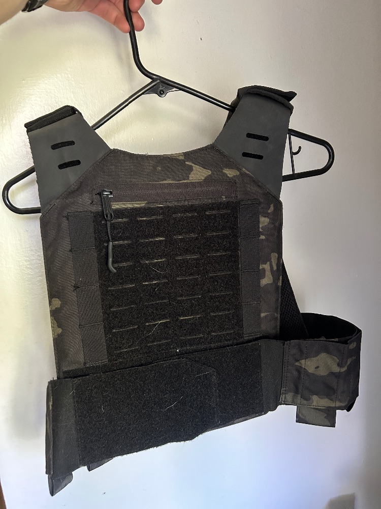 LAPG Stealth Multicam Black Plate Carrier w/ Ceramic Plates