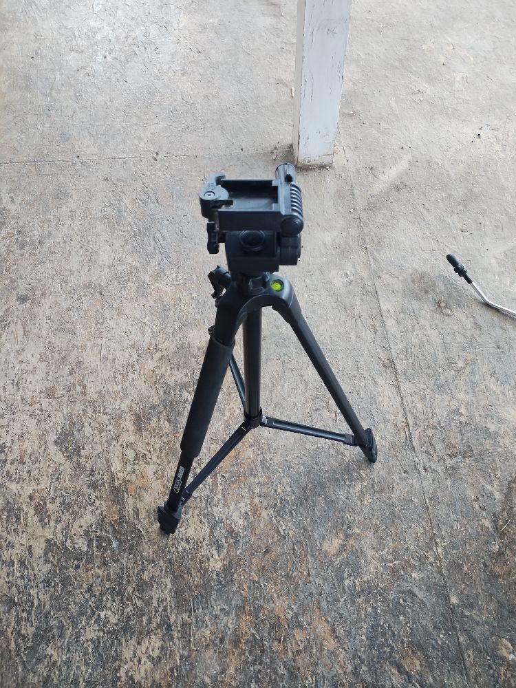 Sunpac Tripod