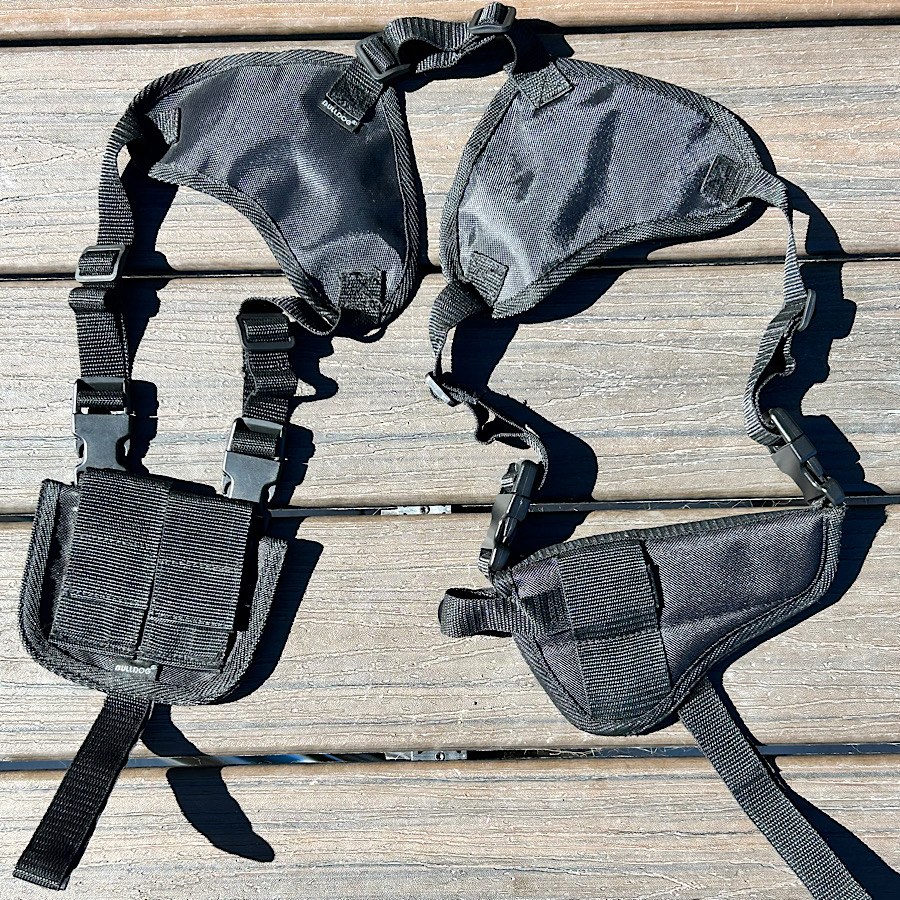 Price dropped. Bulldog Deluxe Shoulder Holster, Horizontal, 4” Medium ...